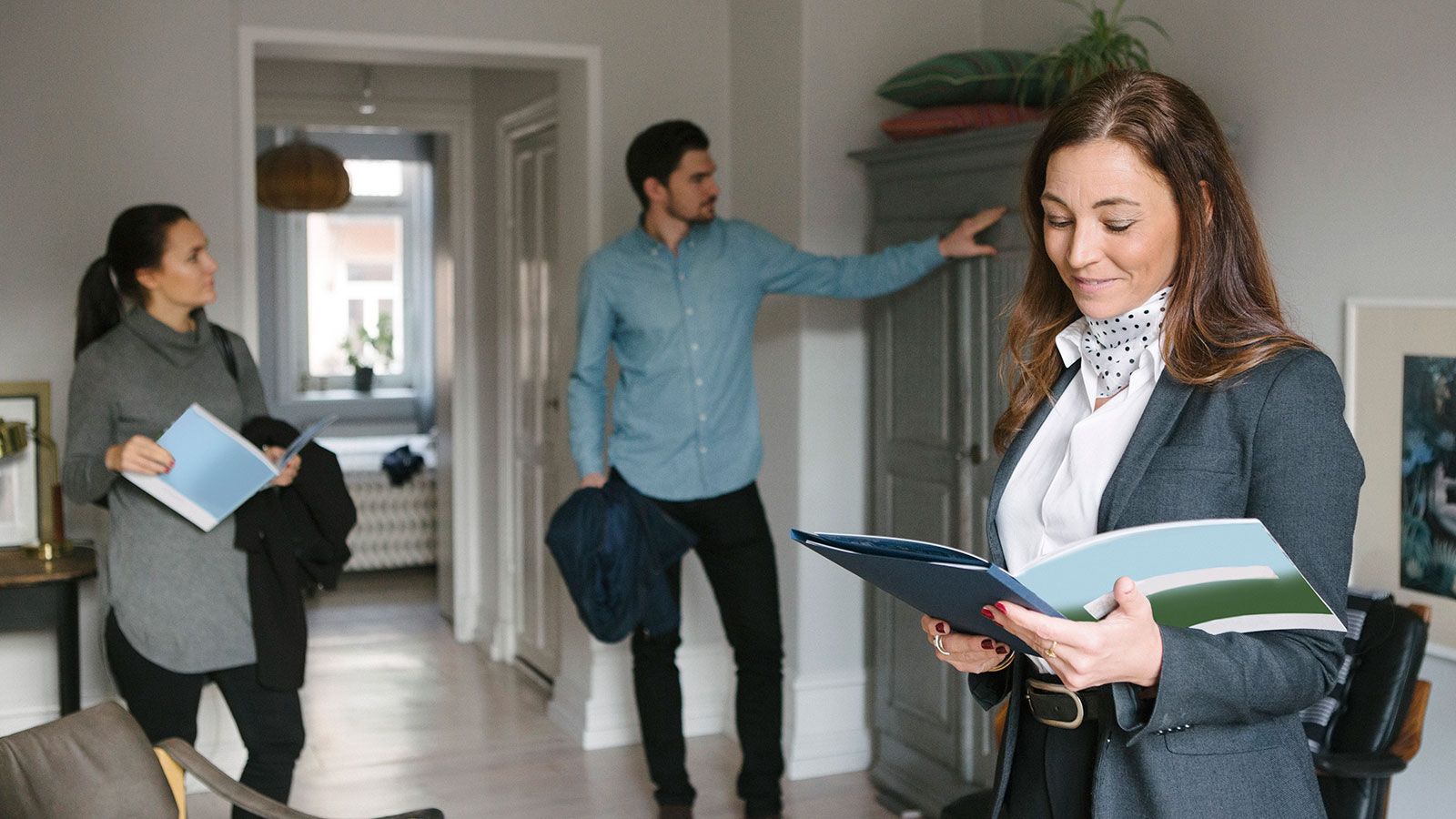 The 5 Things You Should Do at an Open House | Northwestern Mutual