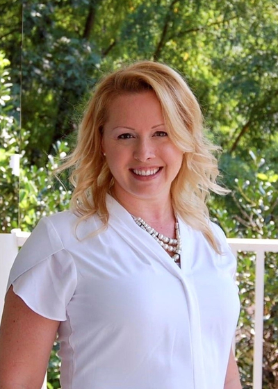 Photo of Associate Wealth Management Advisor, Robin L Christman