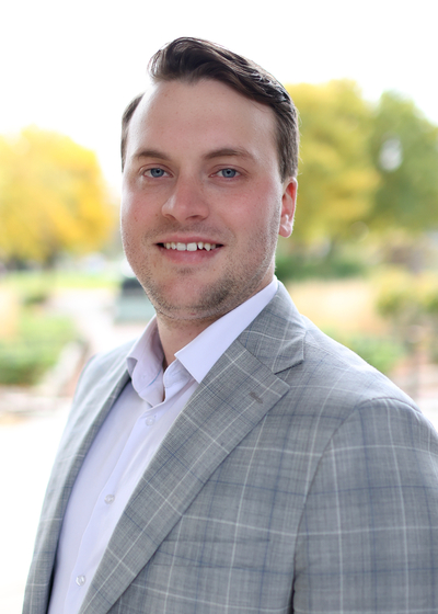Photo of Lead Advisor Han McMahon