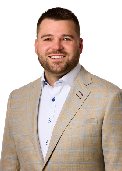 Photo of Financial Advisor Zach Howard