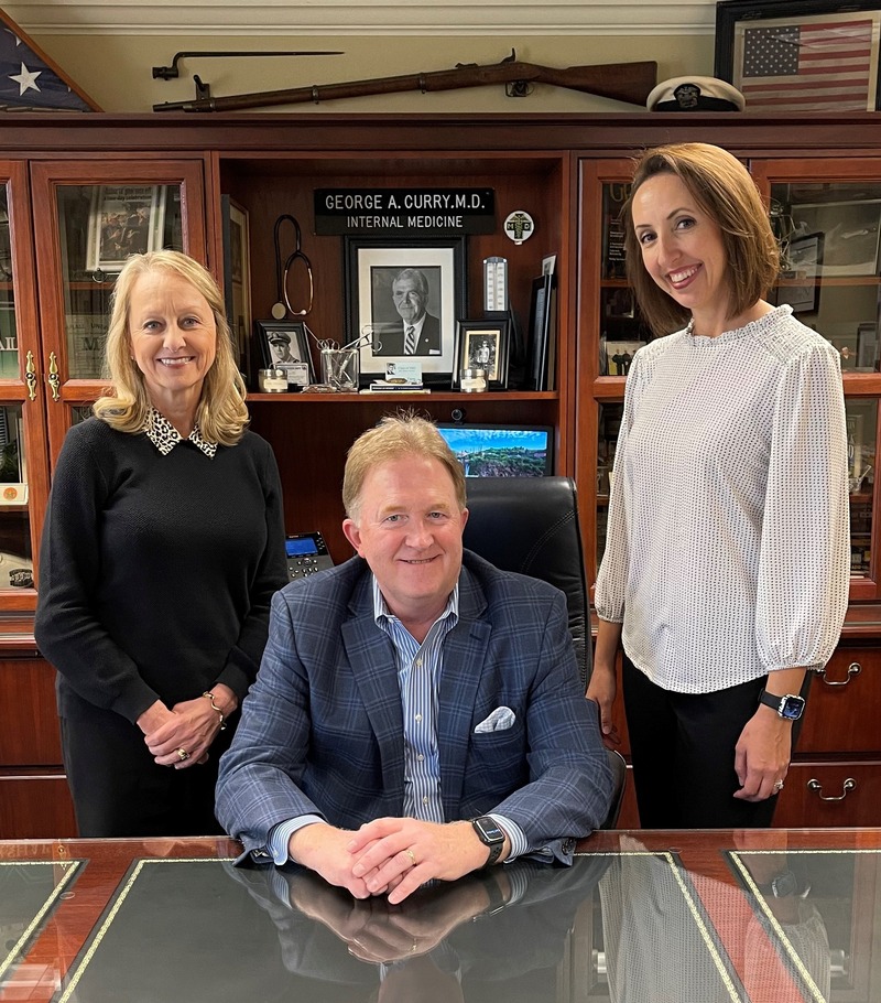 L-R: Cara Donohoo, Chris Curry, Jennifer Hatten
